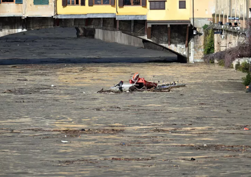 Allerta rossa anche domani in Toscana ed Emilia