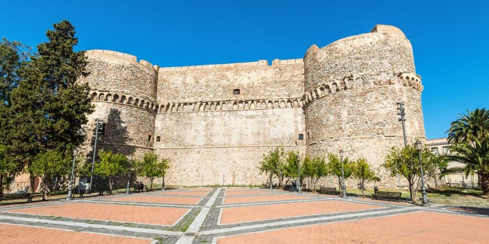 Reggio Calabria, riapre al pubblico il Castello Aragonese - Corriere ...