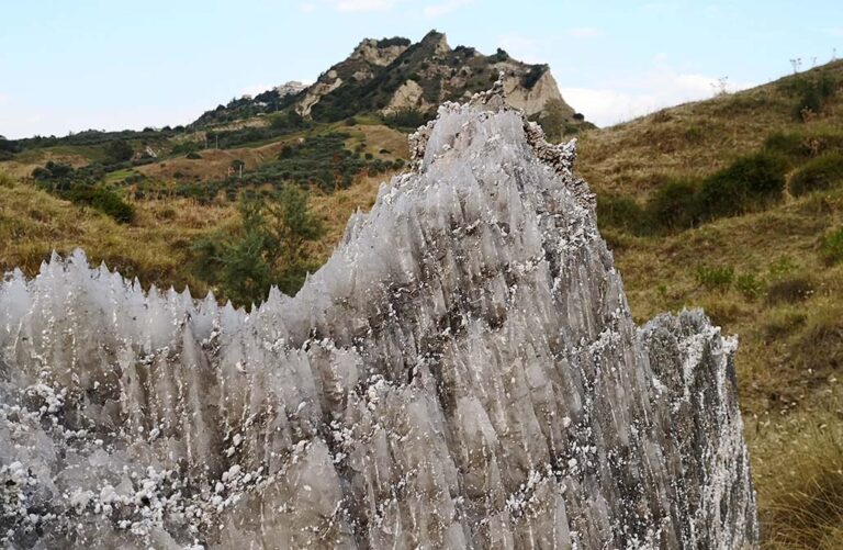 I diapiri di Zinga, l'oro bianco di Casabona - VIDEO