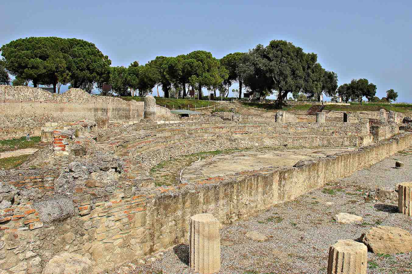 Da Sibari a Crotone e Locri, un'iniziativa per promuovere la Magna ...