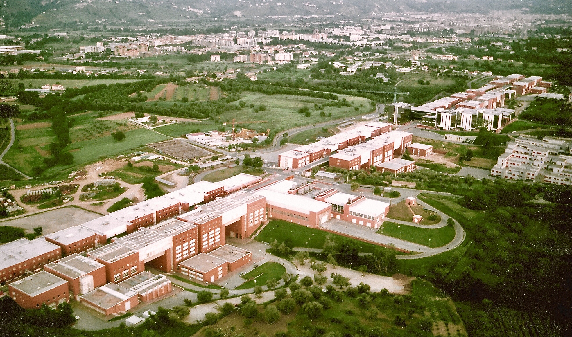 Il ruolo dei professori a contratto e l'uso corretto dei titoli ...