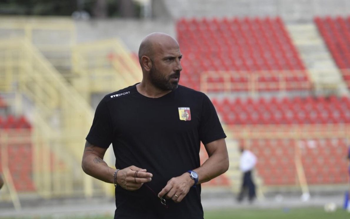 Intimidazione all'ex mister del Catanzaro Calabro