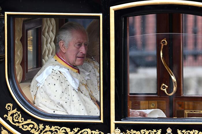L'incoronazione di Carlo III: «Sono qui per servire, non per essere servito»