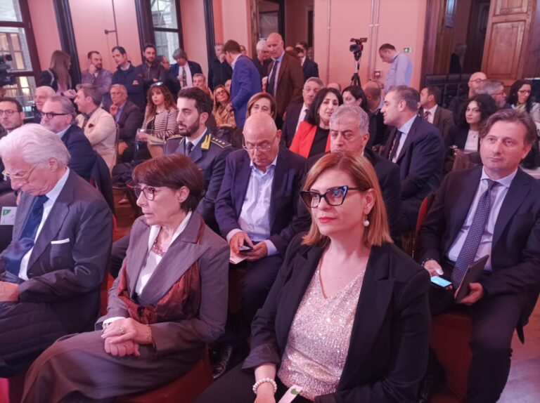 Il direttore del Corriere, Paola Militano: «La Calabria è luogo di ...