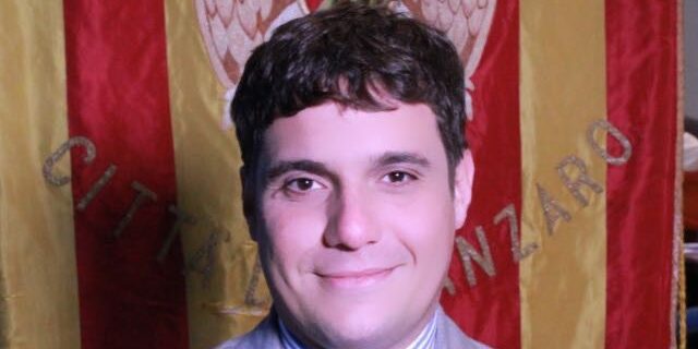 «L’università Magna Graecia ha scelto, come sempre, in piena libertà e ...