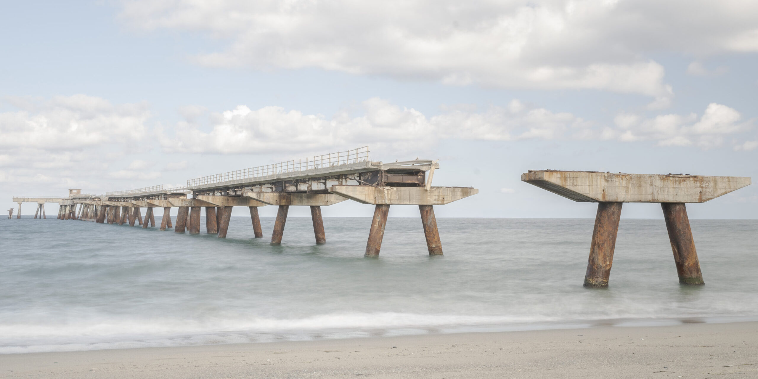 Gli ecomostri incompiuti diventano opere d’arte: il “non finito ...