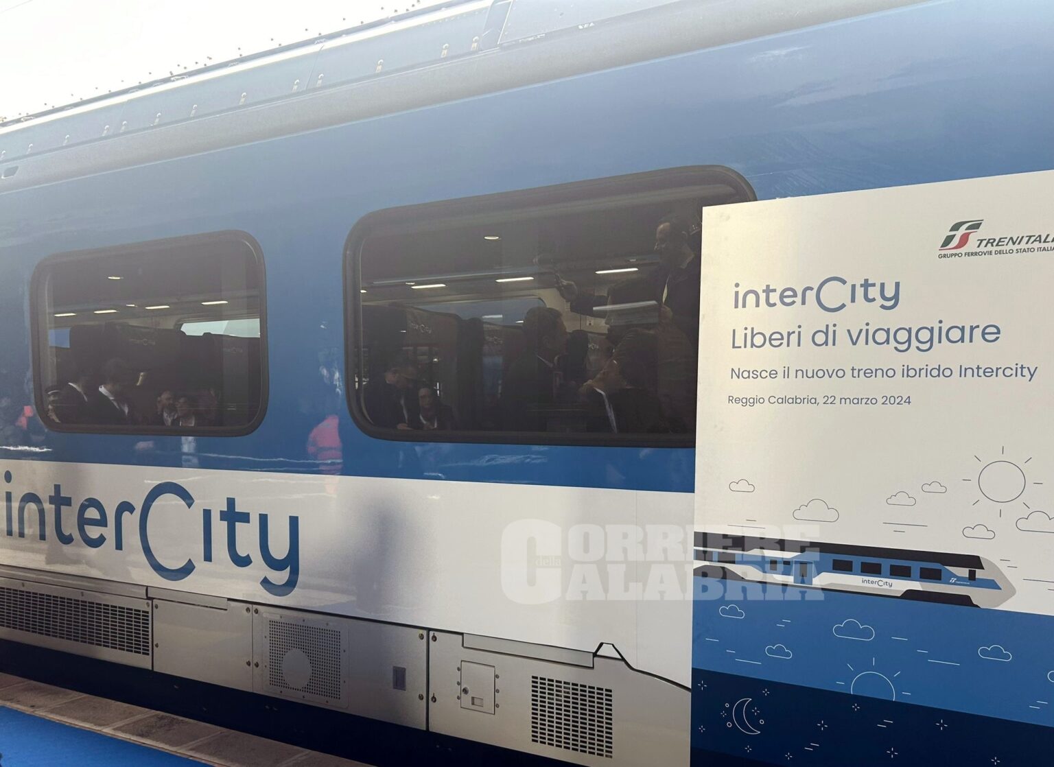 A Reggio presentato il nuovo treno ibrido Intercity. Corradi: «Diversi ...