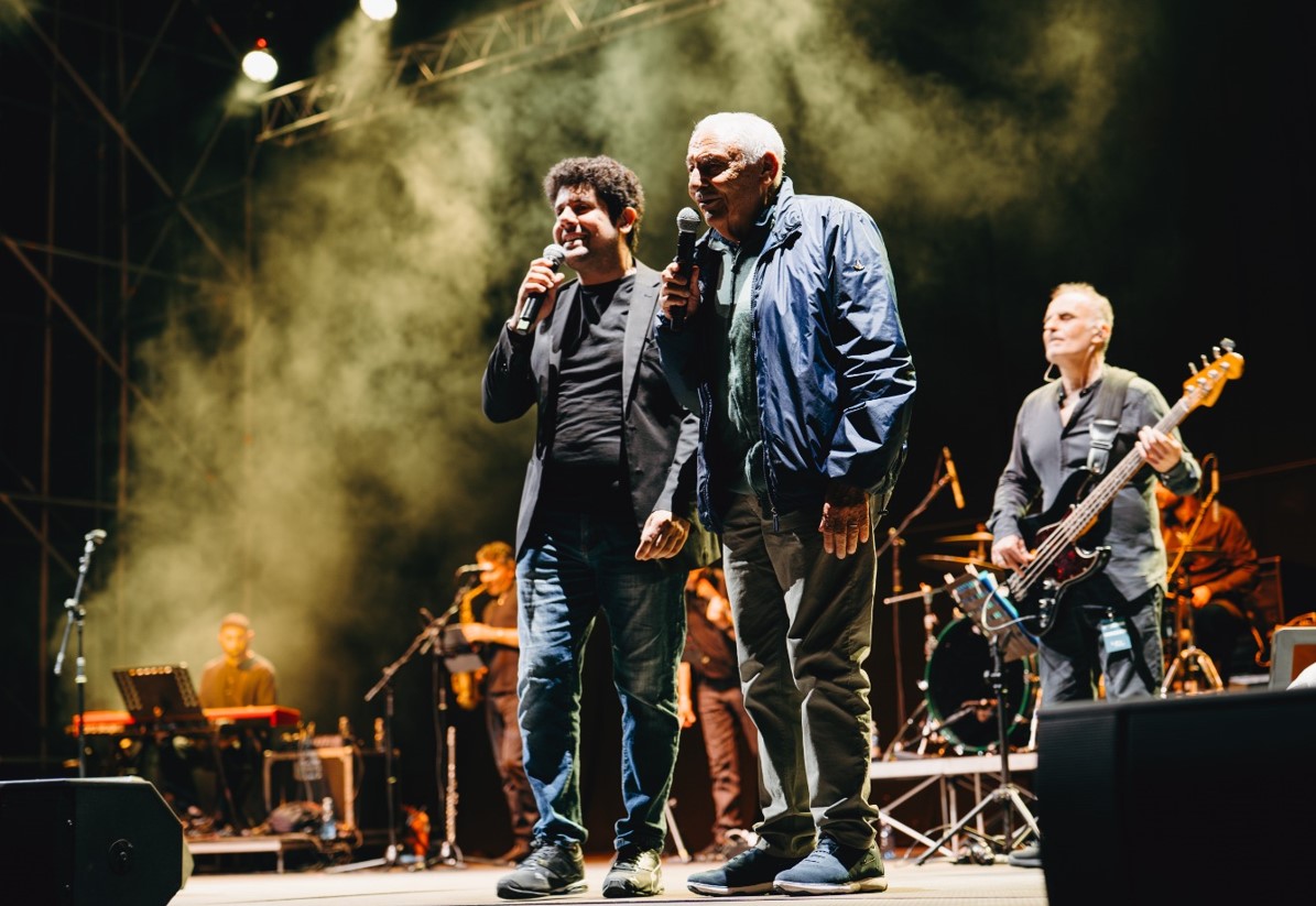 Mogol e Carroccia, standing ovation a Cosenza. «La forza di questo ...