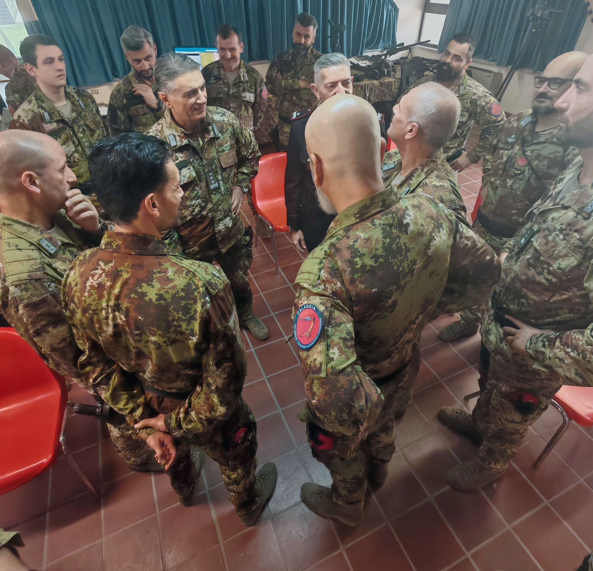 Carabinieri, il Generale Giovanni Truglio in visita ai Cacciatori di ...